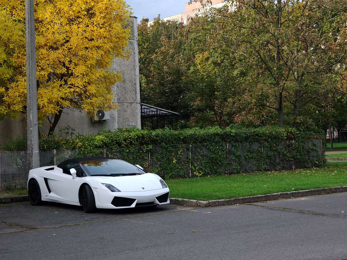 Ezúttal egy méregdrága Lamborghini tűnt fel a Tócóskertben - Debrecenben Hallottam